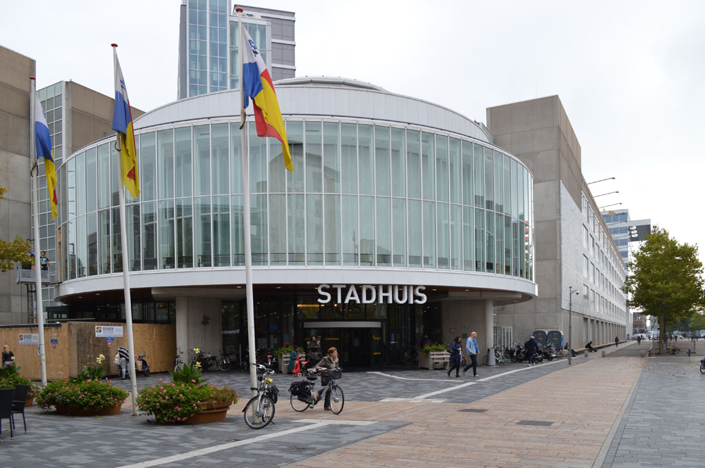Chique stadhuis in Almere : We Love 80's architecture
